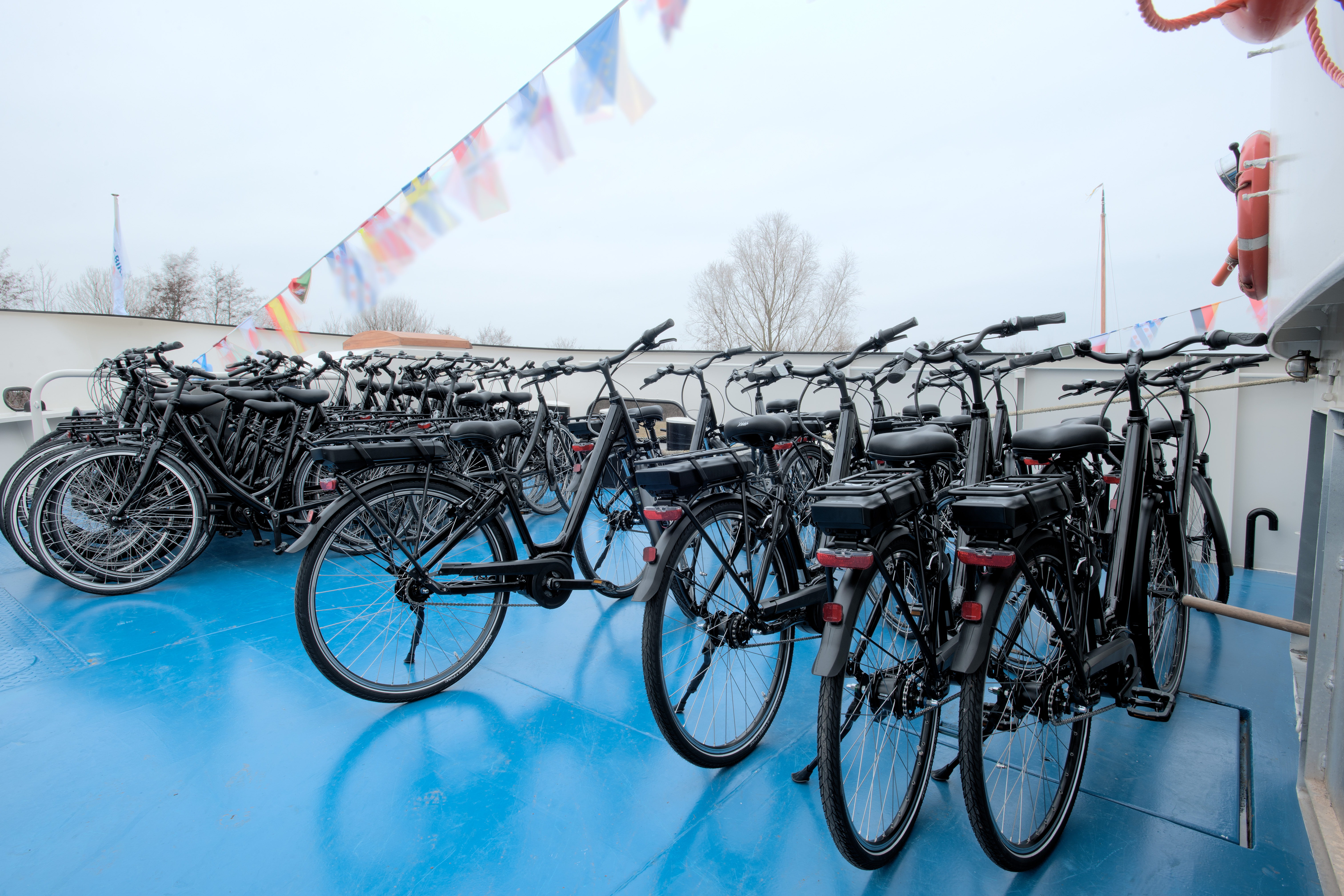 Bike & barge in the Netherlands and Belgium on luxurious motorships
